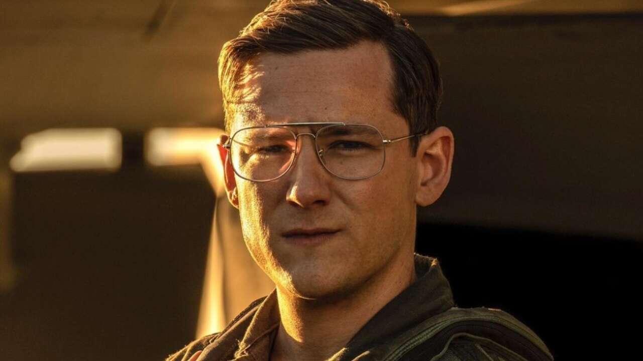 Top Gun: Maverick Actor Says He Peed In Bags During Flights, Just Like ...